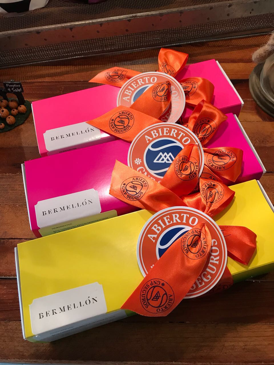 EMPRESAS – Bermellón